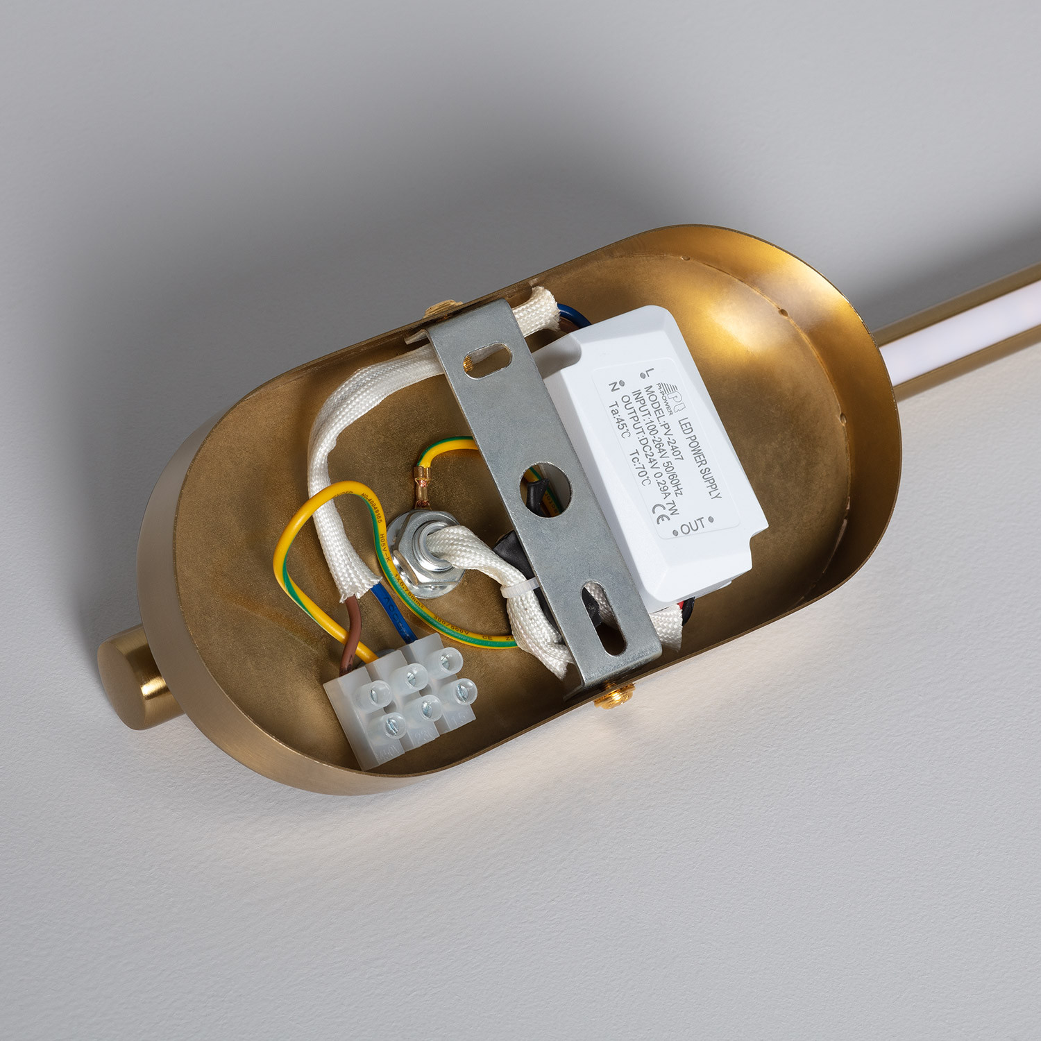 Aplique de Pared LED 8W de Metal BeLight - efectoLED